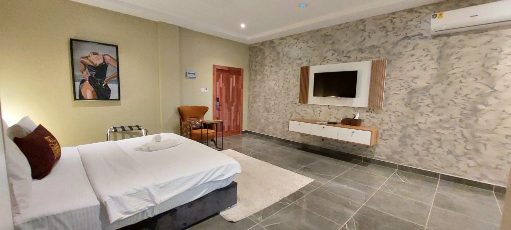 STANDARD DUPLEX BOSS APARTMENT - Ridge Condos Hotel Kumasi Ghana